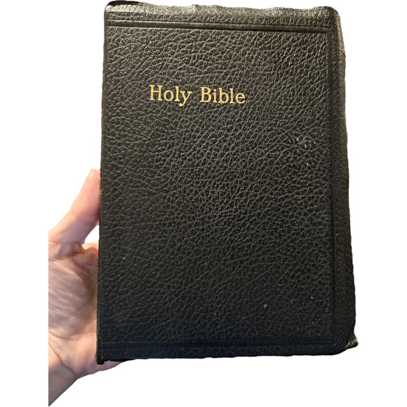World | Accents | Vintage Kjv Holy Bible World Publishing Cleveland ...
